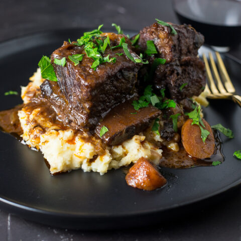 Kalbi Beef Bowl with Kimchi (Korean Short Ribs)