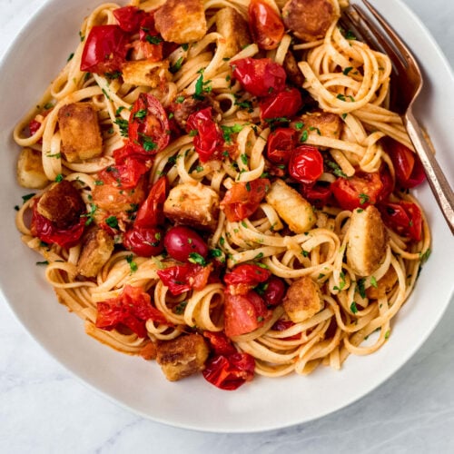 Easy Halloumi Pasta with Cherry Tomatoes - The Little Ferraro Kitchen