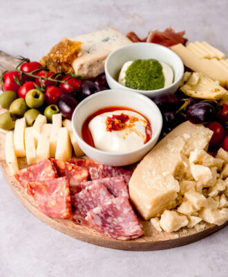 How to Make an Easy Italian Charcuterie Board
