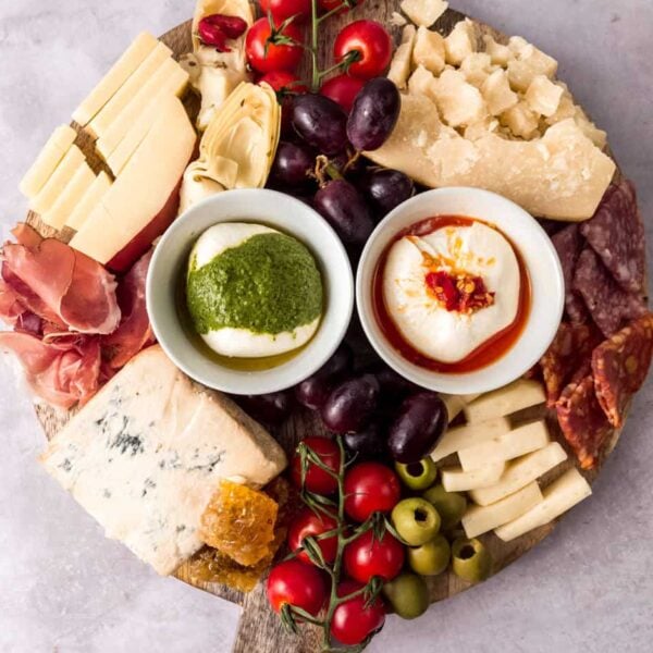 How to Make an Easy Italian Charcuterie Board