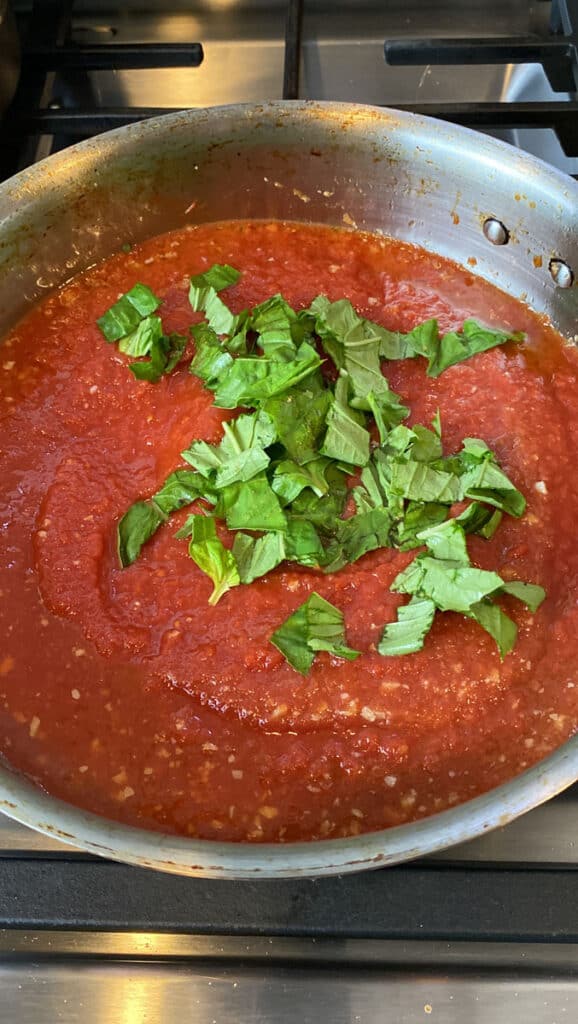 Mussels Marinara with Garlic and Basil Recipe (Easy and Flavorful ...