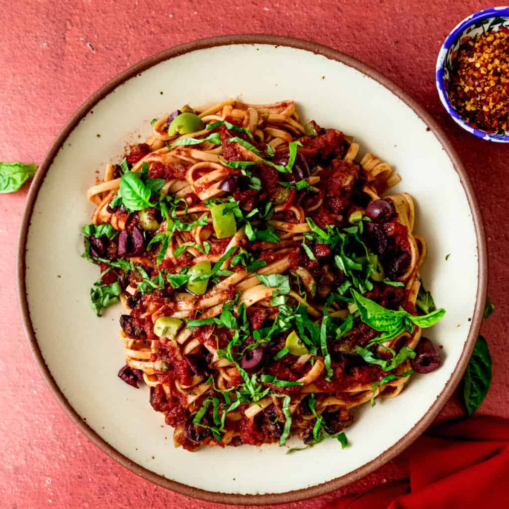 Easy One Pot Pasta with Spinach and Tomatoes - The Little Ferraro Kitchen