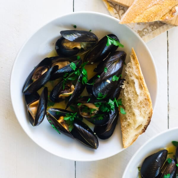 Mussels Marinara with Garlic and Basil Recipe (Easy and Flavorful ...