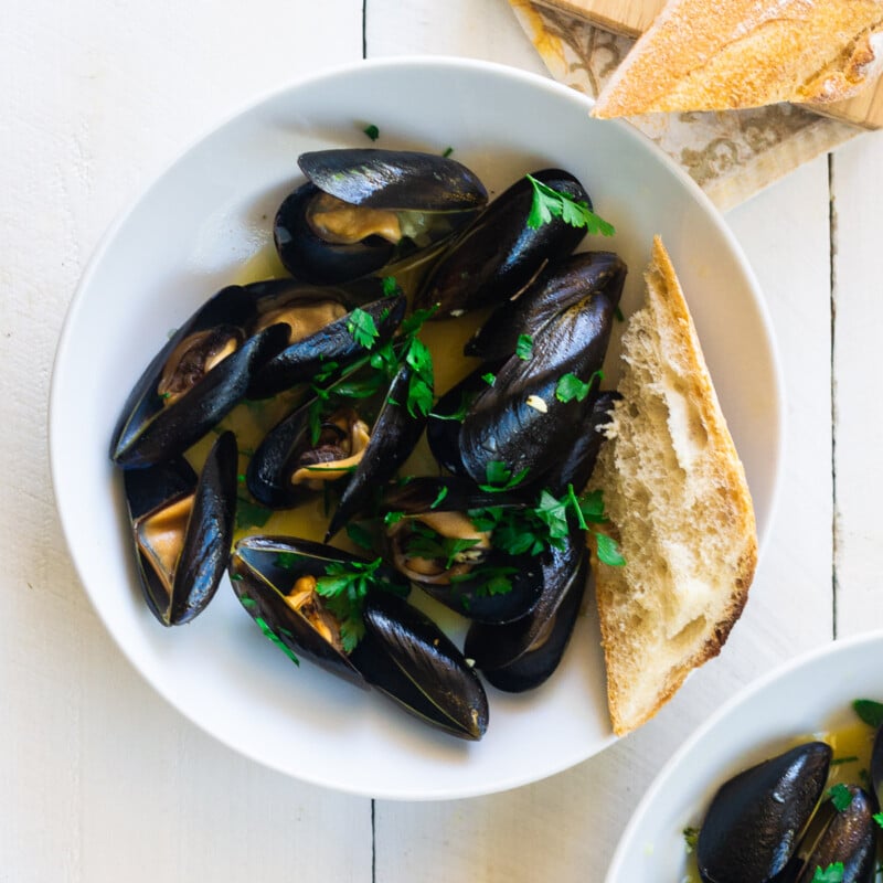 Mussels Marinara with Garlic and Basil Recipe (Easy and Flavorful ...