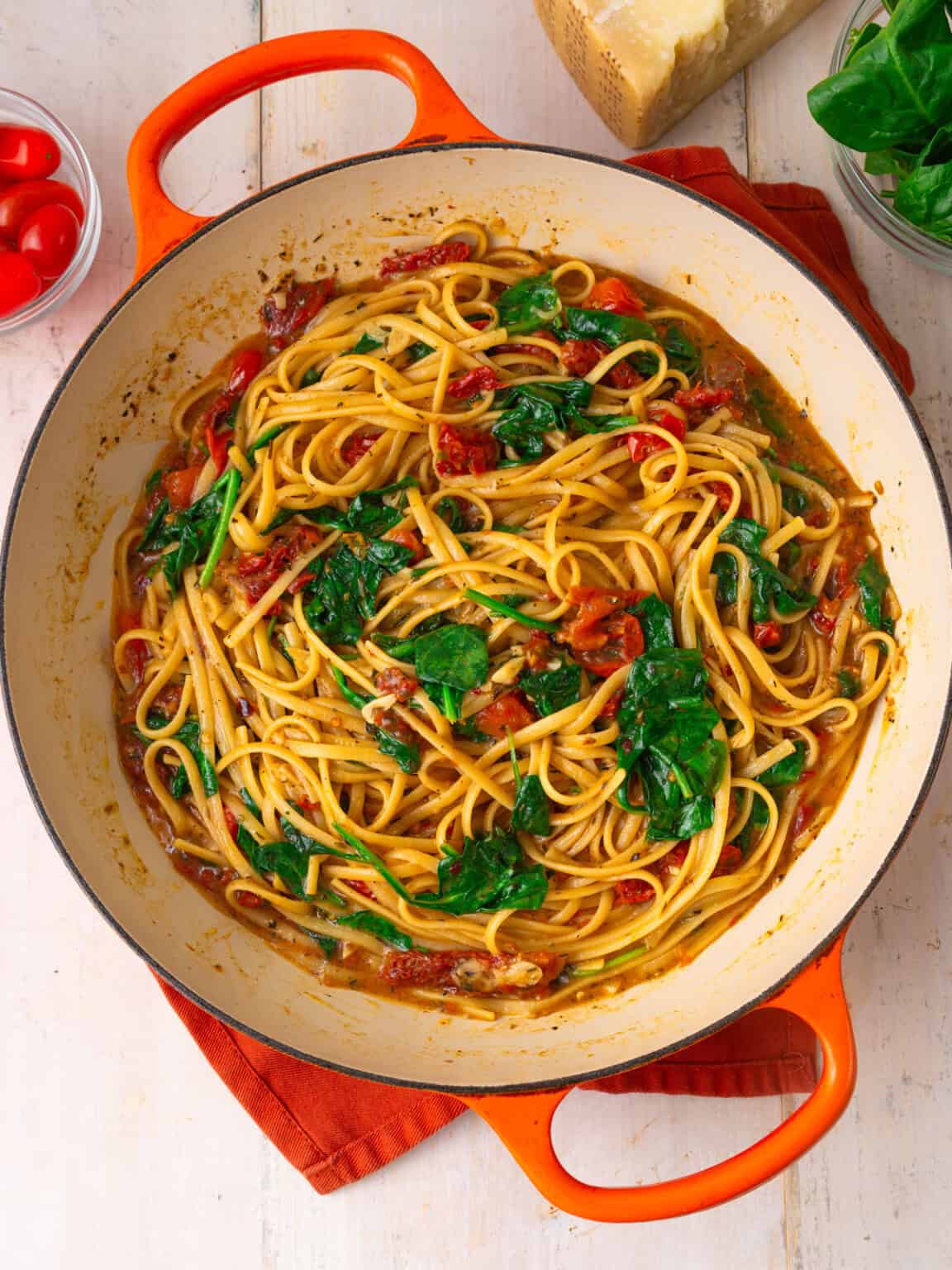 Easy One Pot Pasta with Spinach and Tomatoes - The Little Ferraro Kitchen